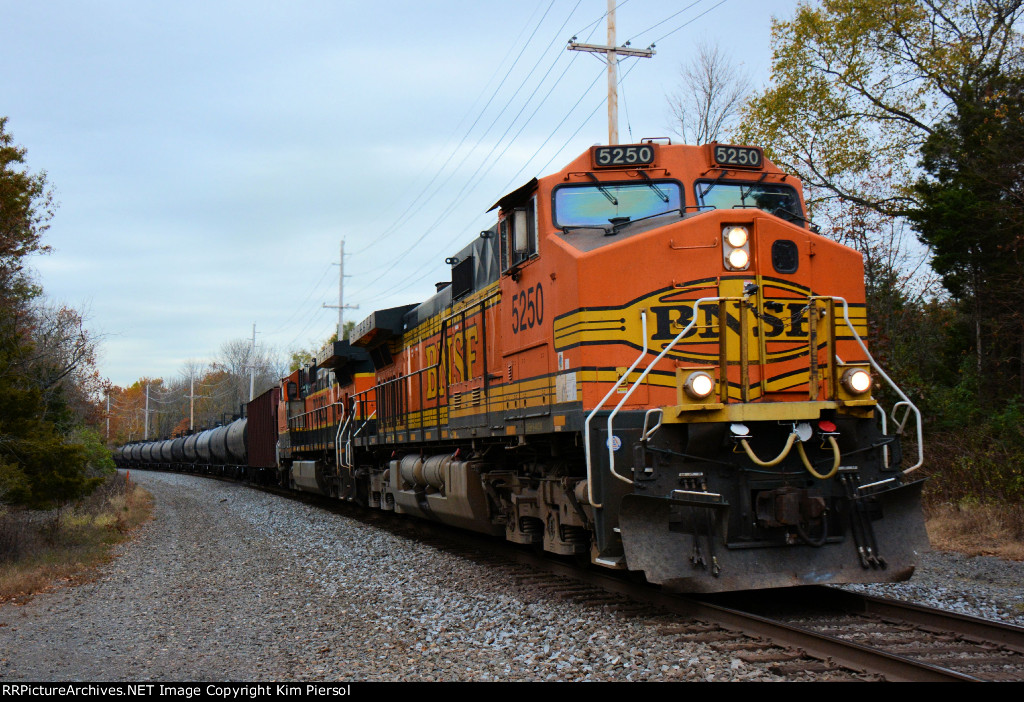 BNSF 5250 CSX Train K042 Crude Oil Loads